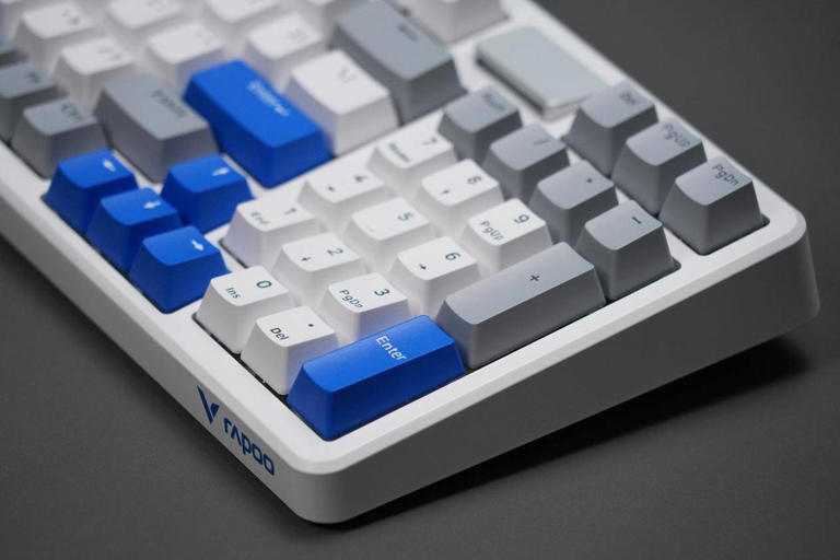 Z世代新宠：雷柏V700DIY-98机械键盘，个性定制高性价比体验如何？