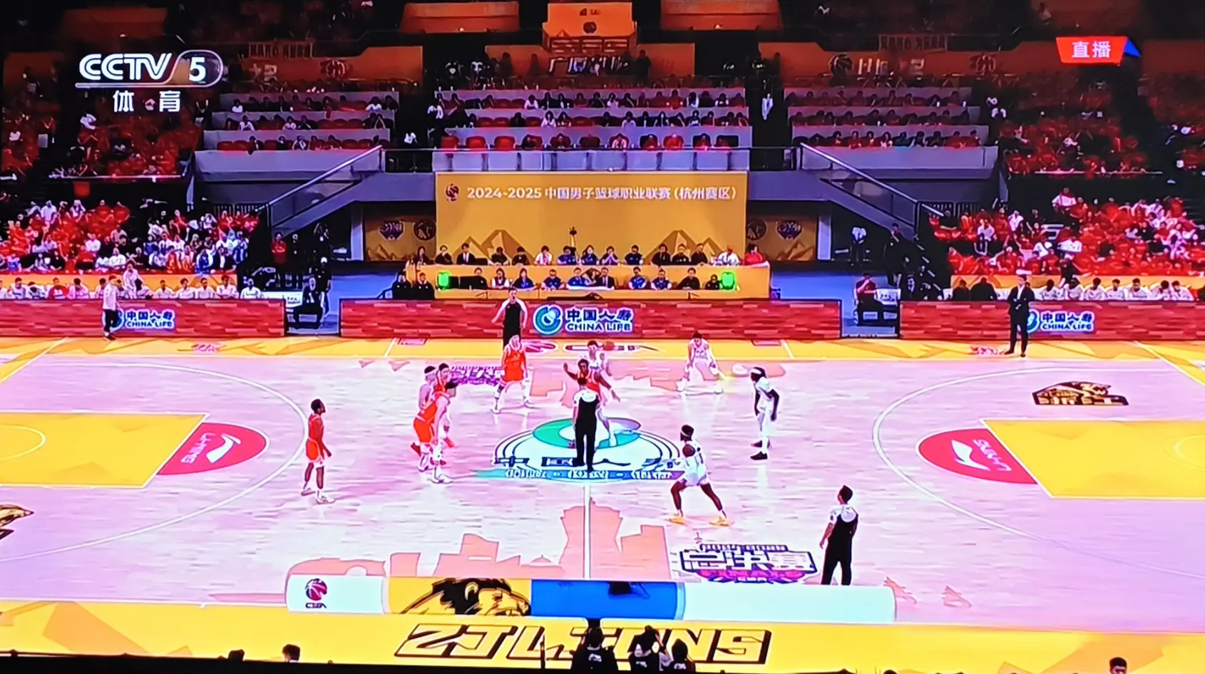 CBA总决赛浙江广厦主场103：96击败北京首钢取得队史总决赛首胜！