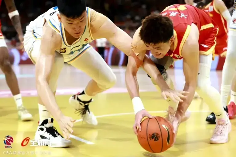 CBA总决赛G3北京首钢赢面大，三外籍裁判是关键，过程估计像G1