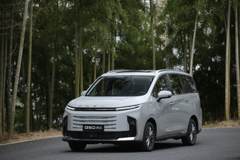 新能源浪潮下，10-15万MPV市场：大通G50混动如何赢得中国家庭青睐？