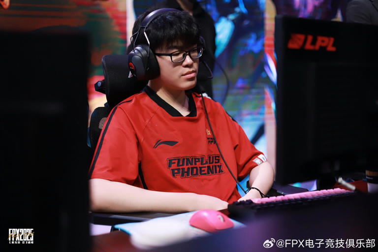 FPX发布对战WBG赛前返图： 集中！加油！