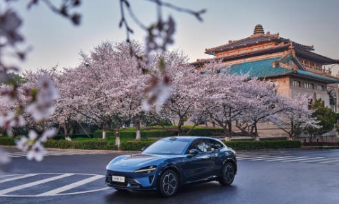 雷军官宣：小米5月22日发布新车YU7