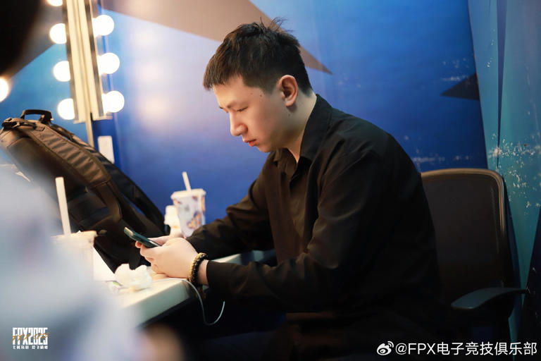 FPX发布对战WBG赛前返图： 集中！加油！