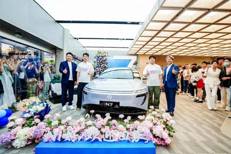 上市18天大定破万，车主开BBA参加交车仪式，东风日产N7凭啥爆火？