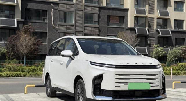 15万级家用MPV，G50混动对比传祺M6，谁才是更优解？