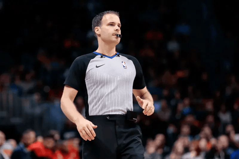 雷霆vs森林狼G1裁判：主裁James Capers，二裁Tyler Ford