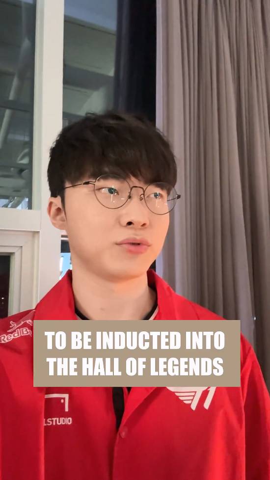 Faker录视频恭喜Uzi：愿你像巅峰时那样创造精彩！