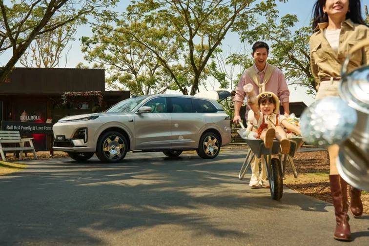 深度测评：深蓝S09与问界M8，谁是你的梦中情车？