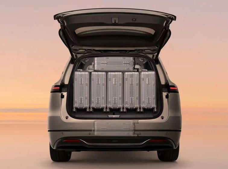 深度测评：深蓝S09与问界M8，谁是你的梦中情车？