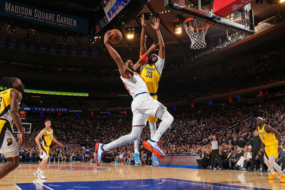 唐斯35+12无用：丢关键罚球+丢绝平三分 无奈加入空砍群