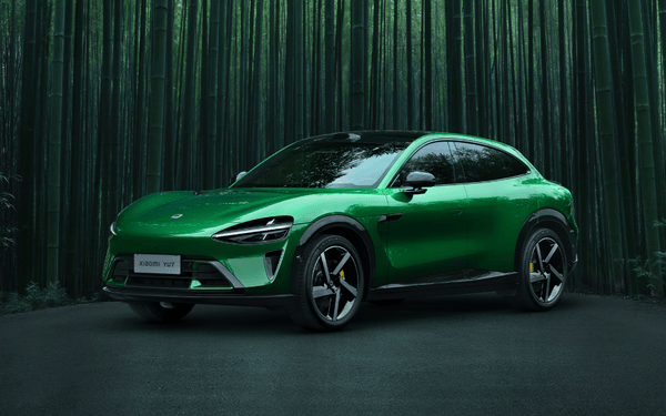 小米YU7纯电SUV震撼登场，690PS马力，3.23s破百性能卓越