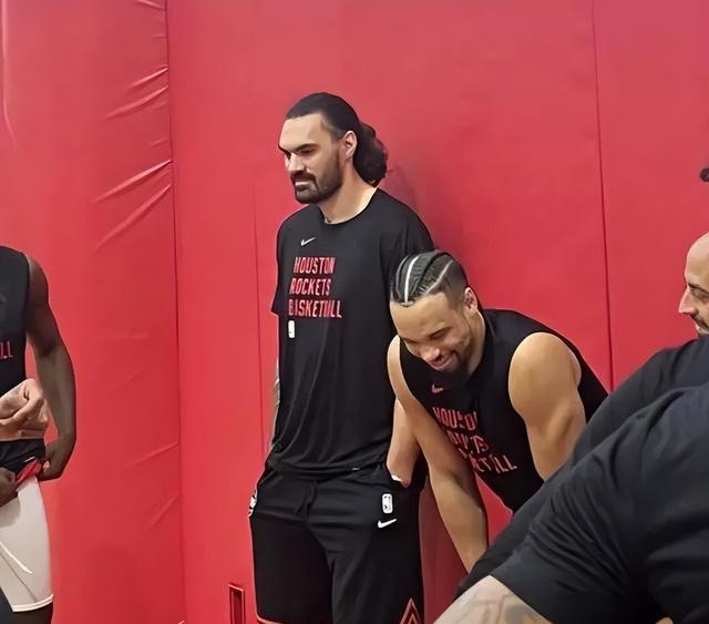 5次轮打水漂！Kelly Iko：多队竞争海王，火箭大概率无法留住他