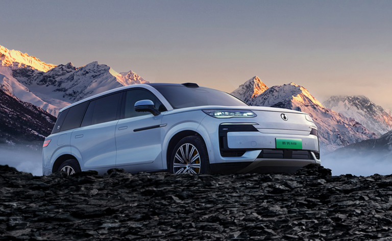 第10000辆腾势N9整车下线！科技豪华赋能，领跑高端SUV市场