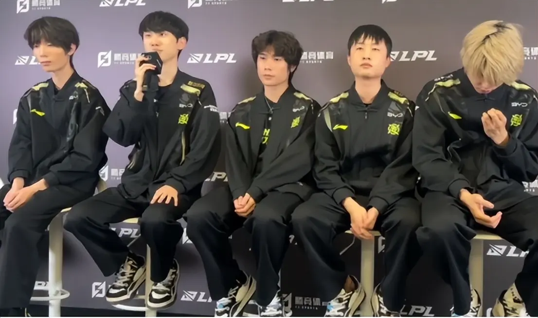 NIP不敌FPX，Doinb决胜局亚索零作用，网友：选泰坦抱大腿就赢了