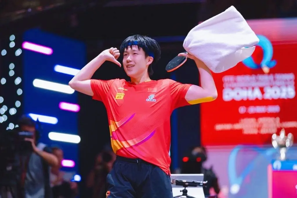 乒联夸奖孙颖莎：世乒赛史上中国第五位实现女单卫冕的传奇