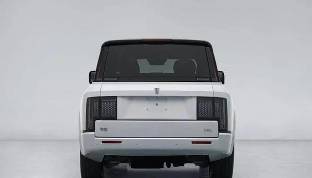 仰望U8L，不仅加长，配24K真金车标