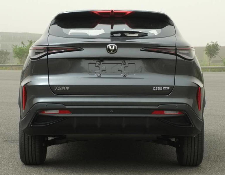 长安CS35 MAX全新亮相，紧凑型SUV配超高压发动机，动力强劲
