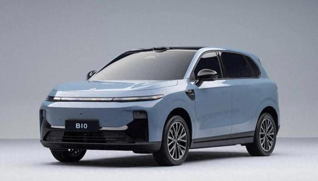 顶配12.98万，续航600km，还带8295P芯片，解读零跑B10