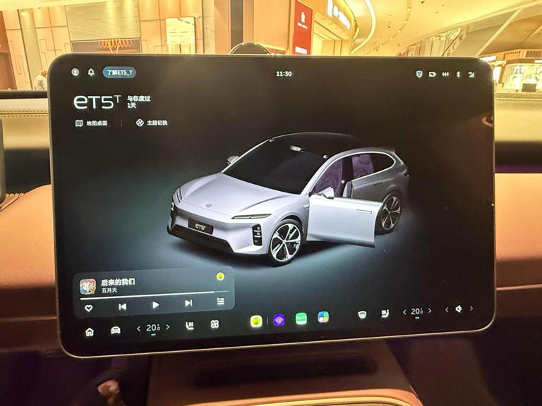 实拍蔚来et5全新内饰解读：横屏、怀挡、新NOMI