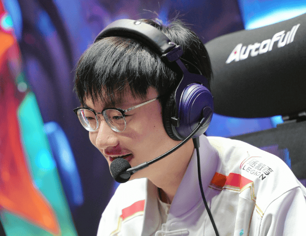 自S9 Tian作为LPL首发之后，从未缺席LPL季后赛