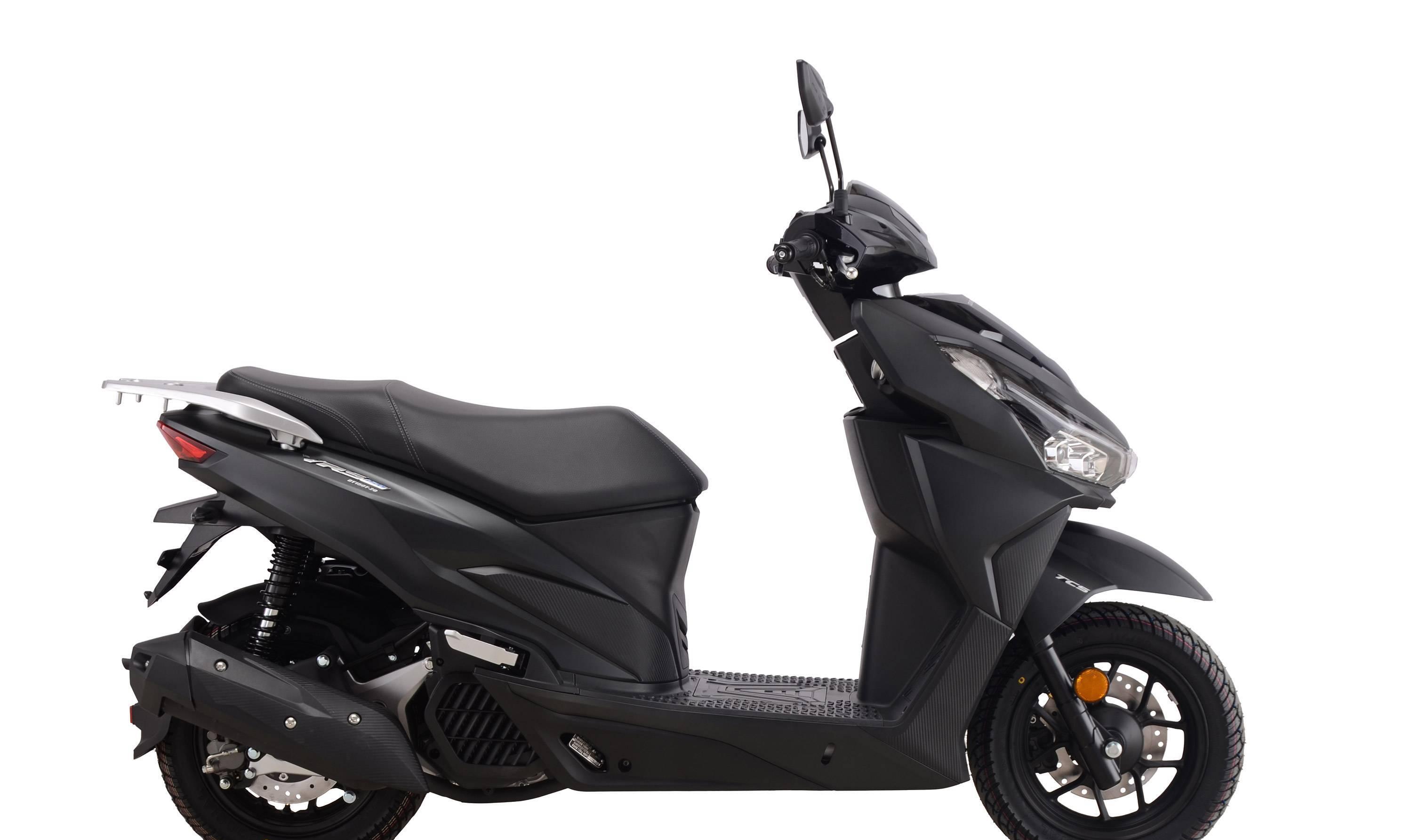 “披着羊皮的跨骑”，25款大阳VRS150上市，ABS+TCS，油耗2.6L