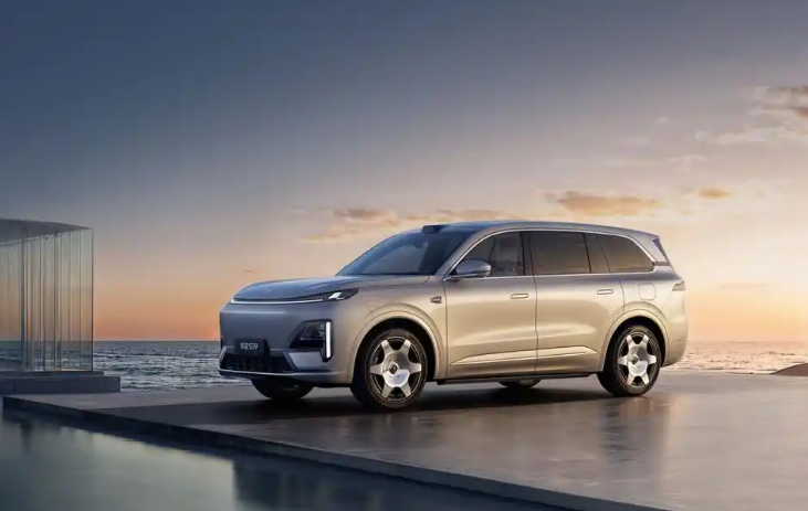 30万内大六座旗舰家用SUV，为什么首选深蓝S09？