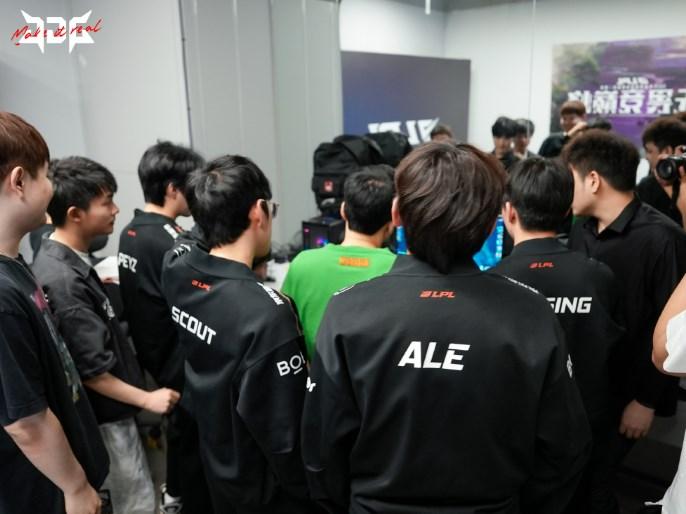 止步八强！败者组不敌WE，JDG成为第二赛段第二支被淘汰队伍