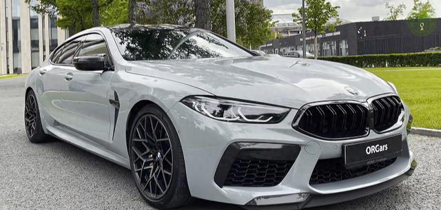全新宝马M8，造型低趴时尚，搭载4.4T+V8引擎，3.2秒破百！