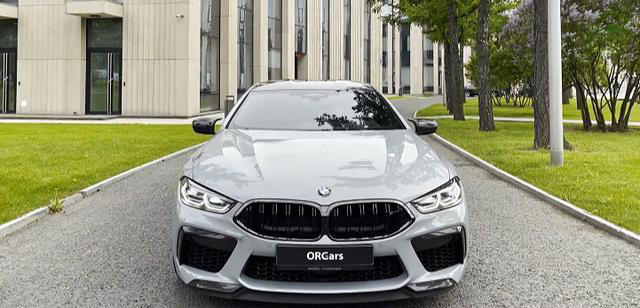 全新宝马M8，造型低趴时尚，搭载4.4T+V8引擎，3.2秒破百！