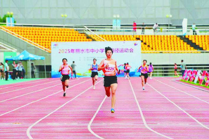 丽水姑娘满分成绩 “跑”进浙江大学