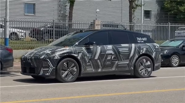 理想i6纯电SUV谍照曝光，延续i8设计语言，有望9月发布