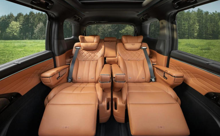 中国MPV成功！配华为乾崑智驾+DeepSoft双重力座椅