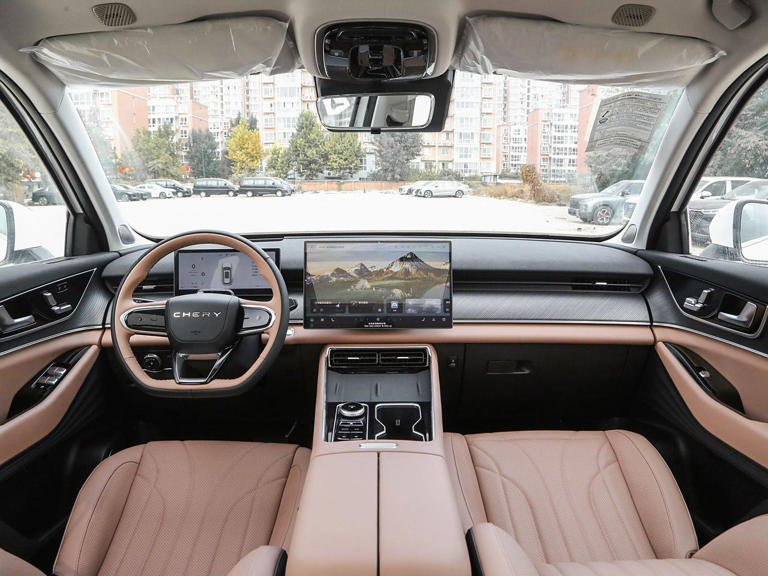 奇瑞新款瑞虎8L与8 PLUS即将登场，中型SUV市场再掀波澜！