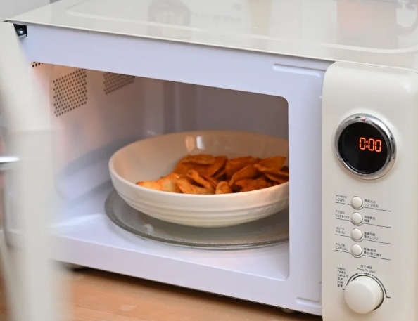 微波炉换个思路用，秒变厨房神器，根本闲置不了