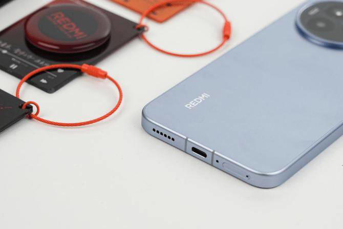 REDMI K80至尊版实测：3000元档位新王者，旗舰级体验超越期待！