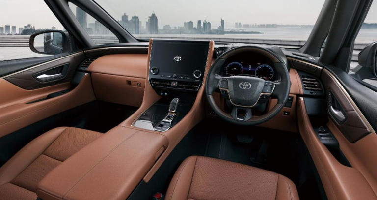 丰田威尔法新车型发布，搭载2.4T+8AT