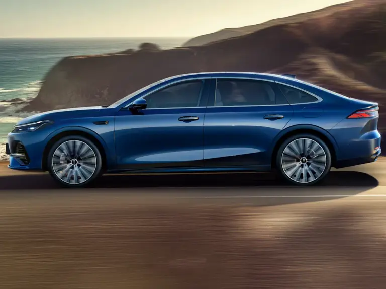 吉利银河A7 EM-i官图发布，车长超4.9米，综合续航2100km+