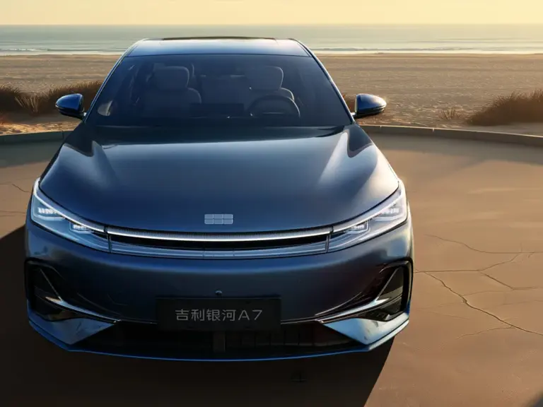 吉利银河A7 EM-i官图发布，车长超4.9米，综合续航2100km+