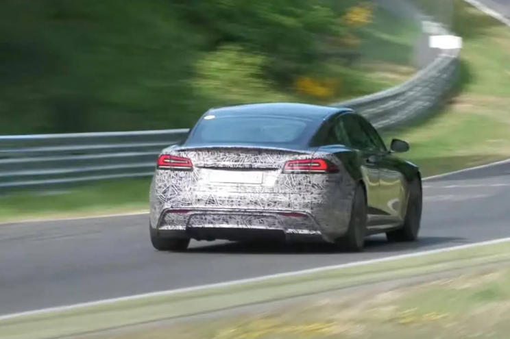 2026款特斯拉Model S Plaid冲击纽北最快四门车纪录