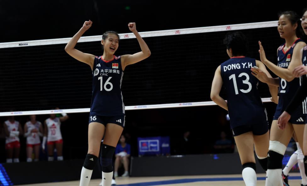 世联赛中国女排完胜法国原因揭晓！球迷第二次发声，这回说了真话