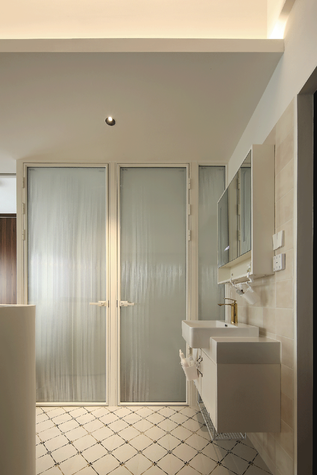 一人居旧房改造大变身！收纳翻倍，卫浴三分离