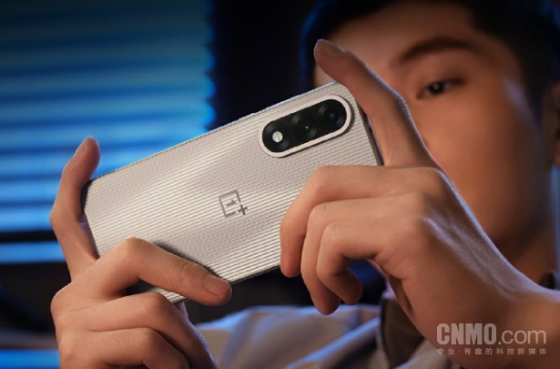 游戏上分太费劲？618选这台一加Ace 5至尊版直接封神