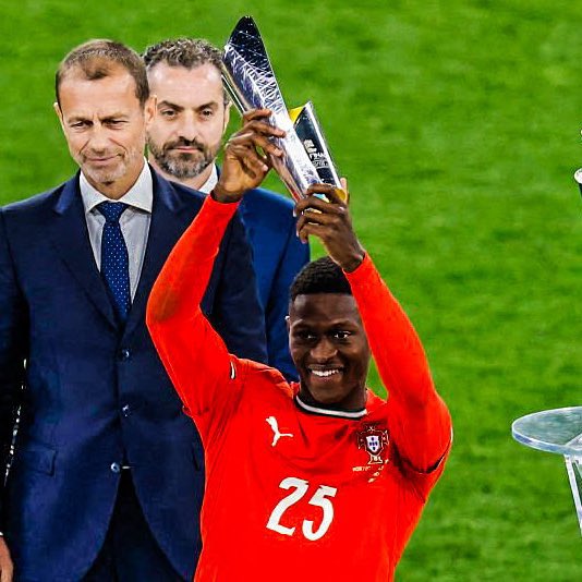 大场面先生，努诺-门德斯生涯至今8次参加决赛全部夺冠