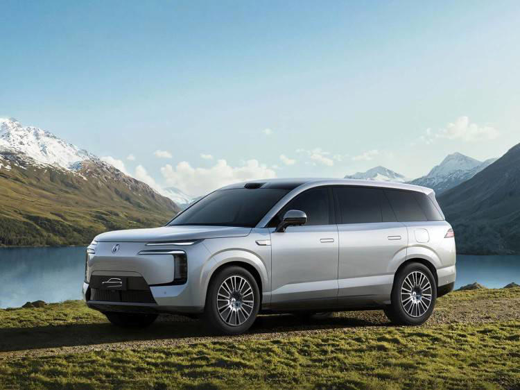 腾势N8L全尺寸SUV来袭，六座布局能否撼动问界M8地位？