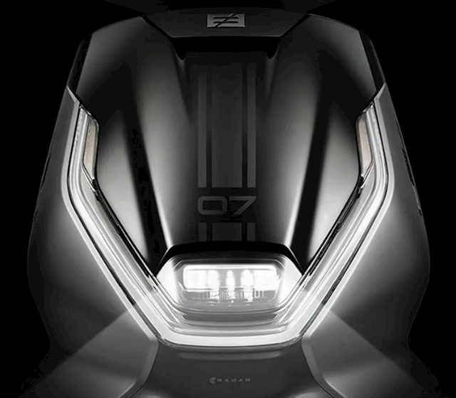 12699元起 极核高性能电摩AE7上市：行业首发四合一侧挂电机