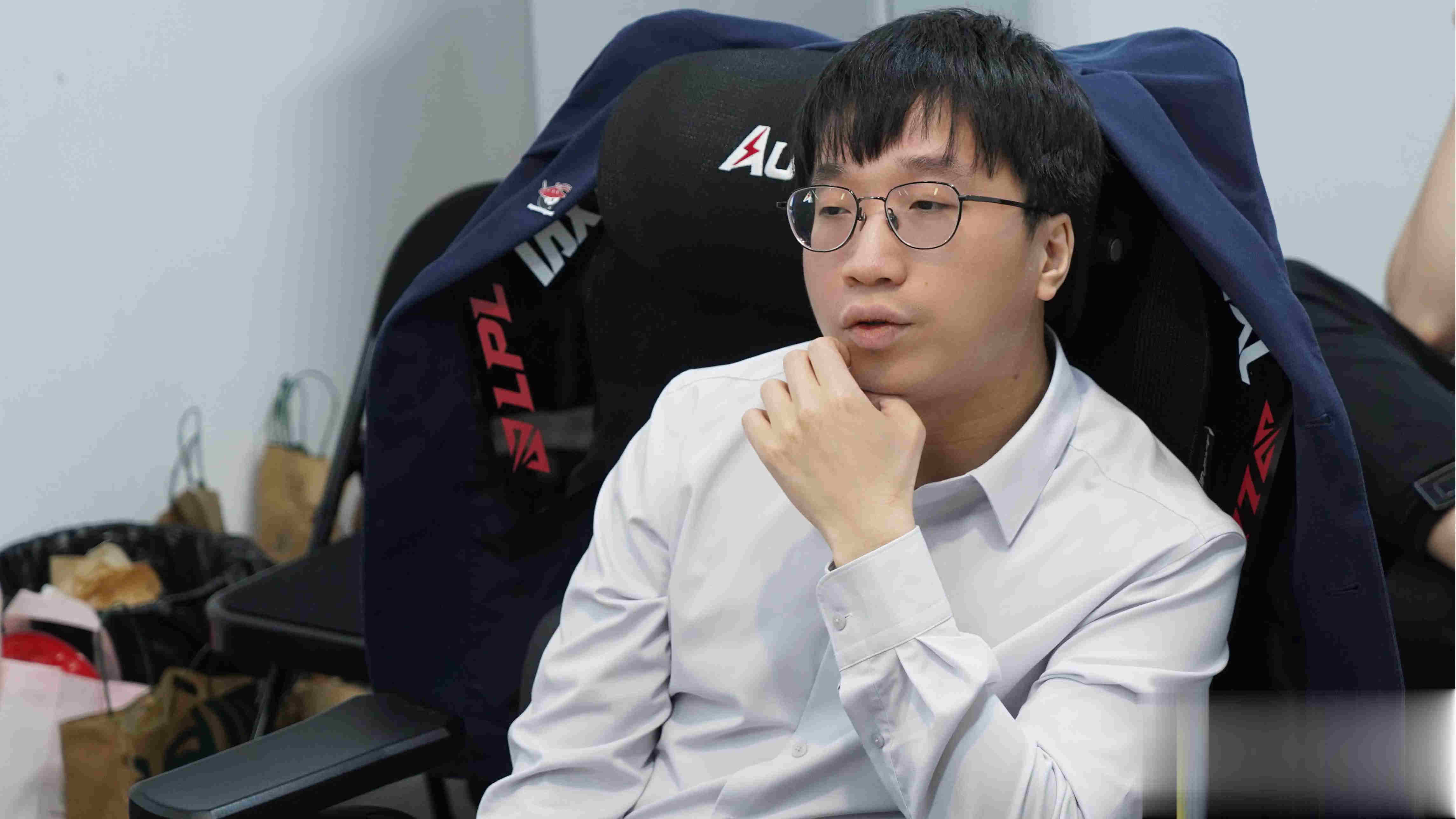 带三队四征MSI最差亚军，Tabe缔造LPL教练传奇