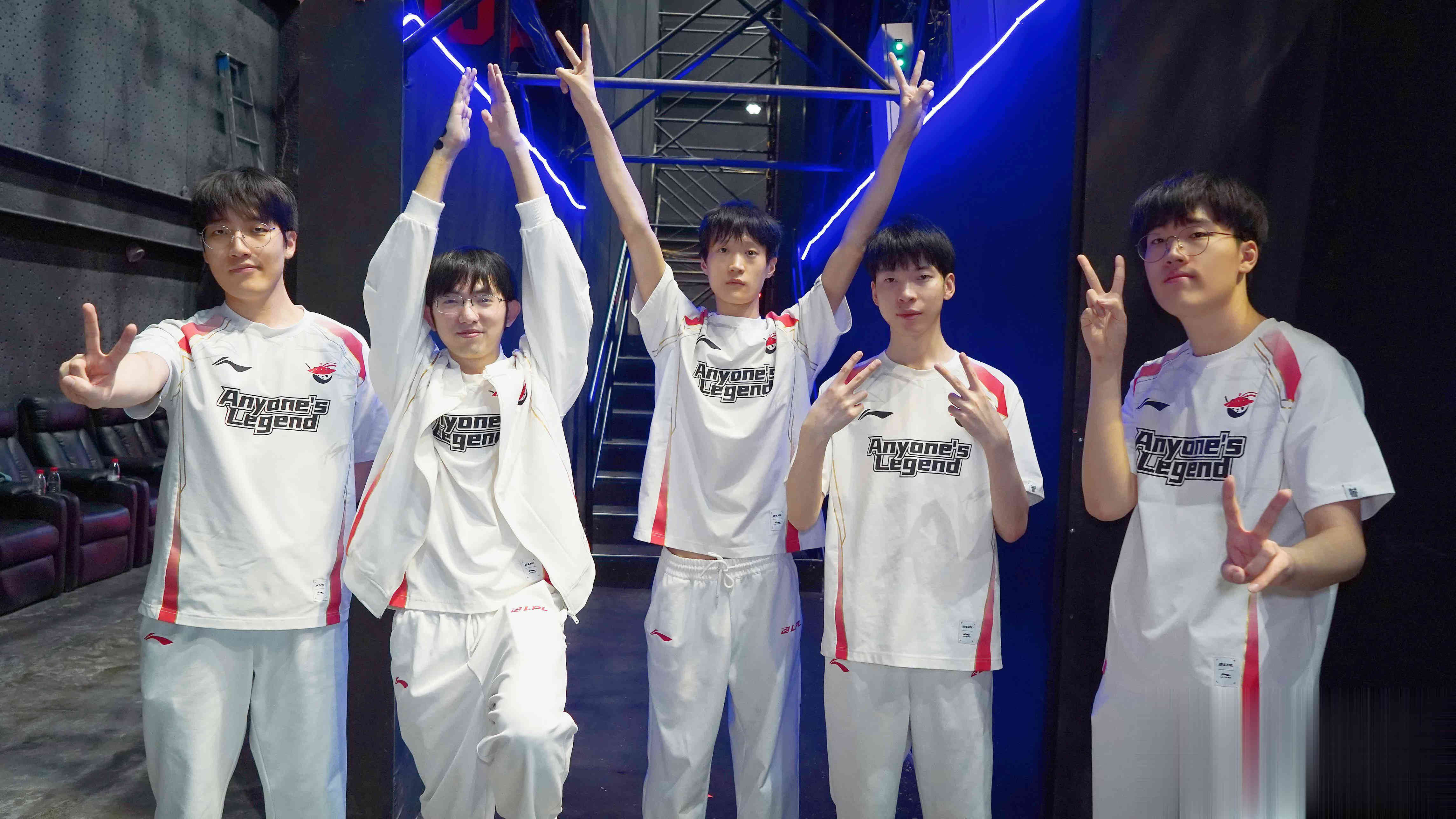 带三队四征MSI最差亚军，Tabe缔造LPL教练传奇