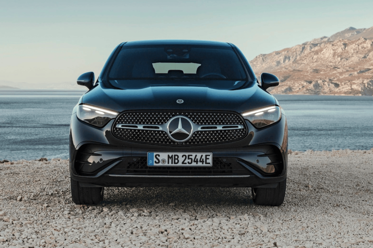奔驰GLC纯电9月亮相，800V平台双电机四驱，能否接棒EQC？
