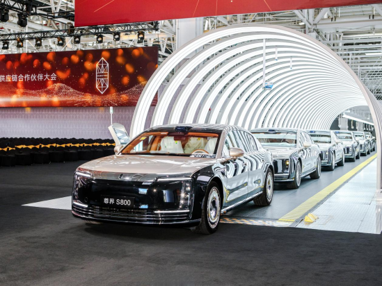 19天大定突破5000台！尊界S800为啥受富豪们青睐？