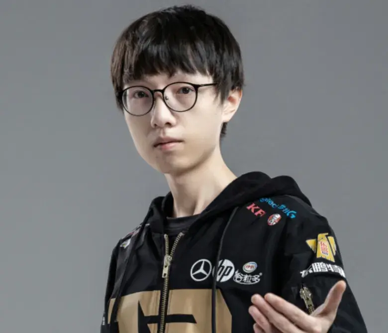 Mlxg该何去何从？RNG俱乐部向Mlxg索赔2500万！T1 CEO再次开撕Zeus